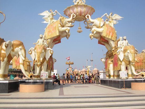 Nilkanth Dham Swaminarayan Temple - Poicha - Complete Guide